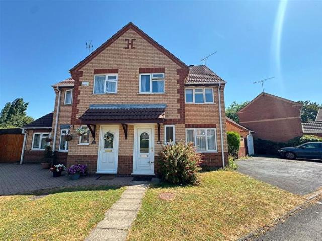 3 Bedroom Semi Detached House To Rent In Caernarfon Drive, Nuneaton, CV11