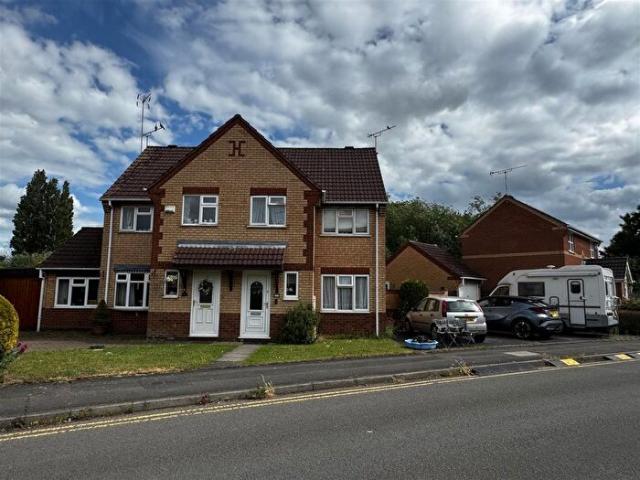 3 Bedroom Semi Detached House To Rent In Caernarfon Drive, Nuneaton, CV11
