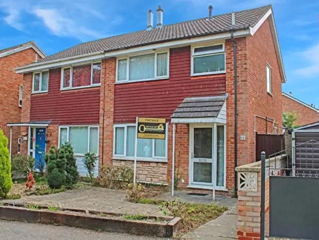3 Bedroom Semi Detached House To Rent In Calder Vale, Bletchley, Milton Keynes, Buckinghamshire, MK3