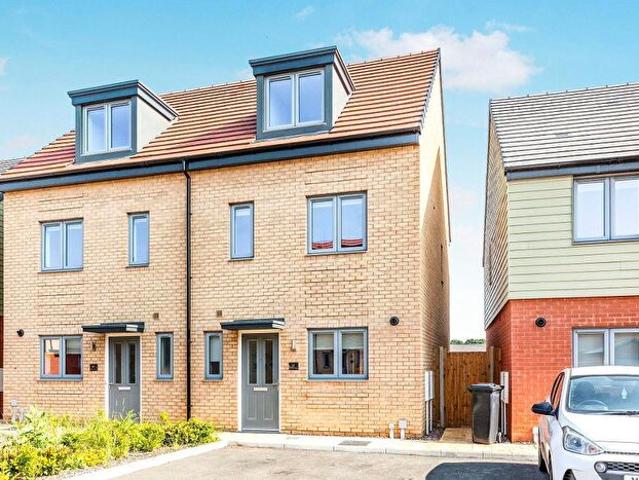 3 Bedroom Semi Detached House To Rent In Carnelian Avenue, Wellingborough, Northamptonshire, NN8