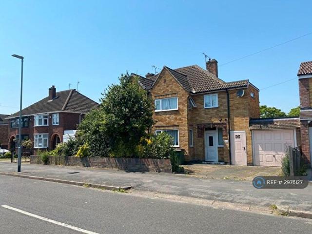 3 Bedroom Semi Detached House To Rent In Carlton Drive, Wigston, Leicester, LE18