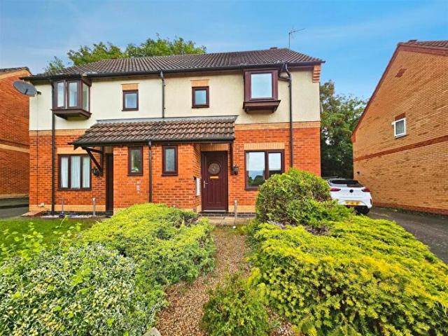 3 Bedroom Semi Detached House To Rent In Carsington Close, Kettering, Northants, NN16