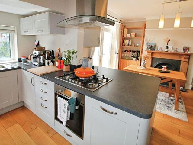 3 Bedroom Semi Detached House To Rent In Chantrey Road, West Bridgford, NG2