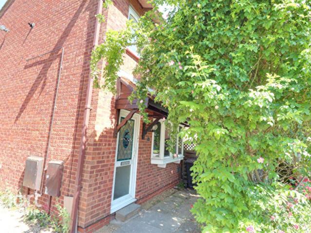 3 Bedroom Semi Detached House To Rent In Challacombe, Furzton, MK4