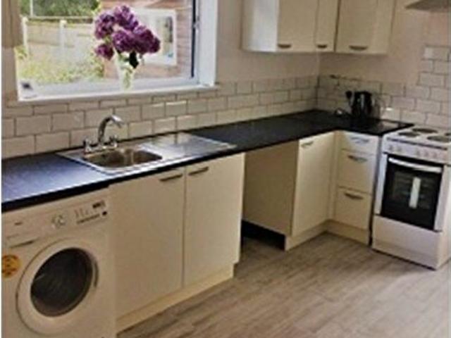 3 Bedroom Semi Detached House To Rent In Charlbury Road, Nottingham, NG8