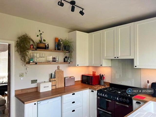 3 Bedroom Semi Detached House To Rent In Chesterfield Avenue, Long Eaton, Nottingham, NG10