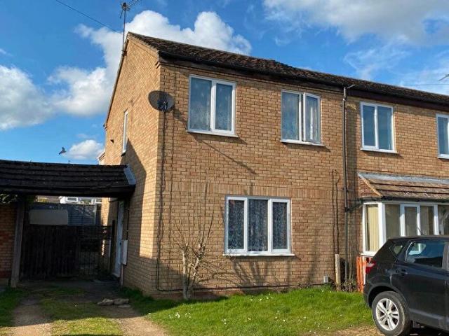3 Bedroom Semi Detached House To Rent In Chestnut Avenue, NN17