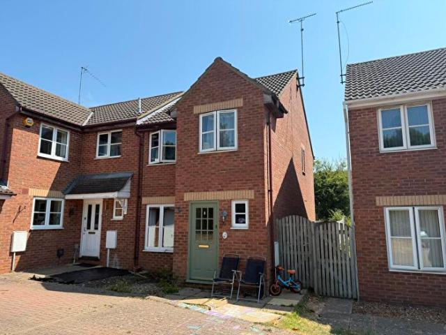 3 Bedroom Semi Detached House To Rent In Cooper Close, NN12