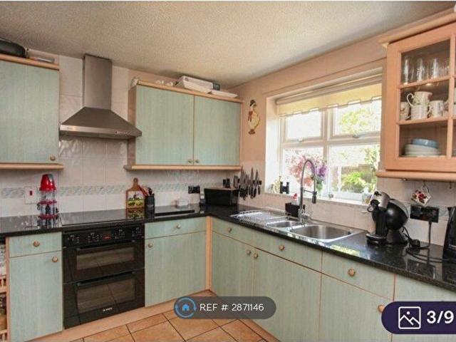 3 Bedroom Semi Detached House To Rent In Collins Close, Leicester, LE3