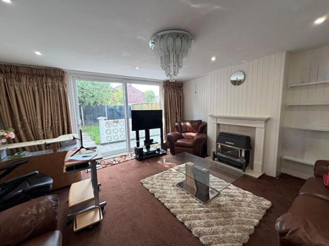 3 Bedroom Semi Detached House To Rent In Compton Road, CV6