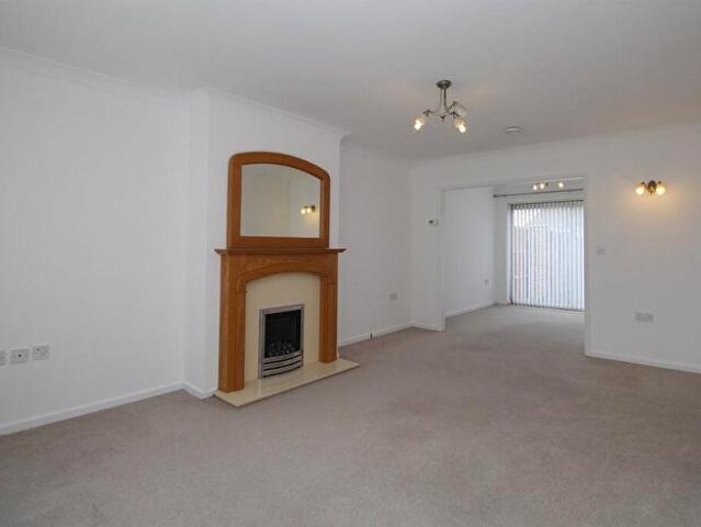 3 Bedroom Semi Detached House To Rent In Derwent Drive, Loughborough, LE11