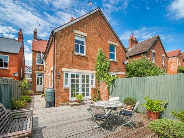 3 Bedroom Semi Detached House To Rent In Divinity Road, Oxford, OX4
