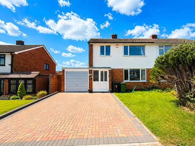 3 Bedroom Semi Detached House To Rent In Dove Rise, Oadby, LE2