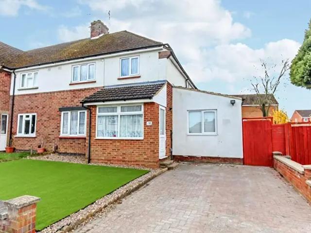 3 Bedroom Semi Detached House To Rent In Edinburgh Road, Wellingborough, NN8