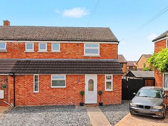 3 Bedroom Semi Detached House To Rent In Elderfield Road, Bicester, OX27