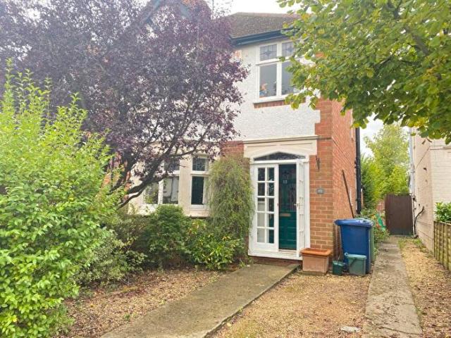 3 Bedroom Semi Detached House To Rent In Ellesmere Road, Iffley, Oxford, Oxfordshire, OX4