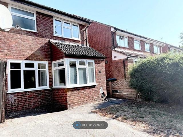 3 Bedroom Semi Detached House To Rent In Eston Court, Milton Keynes, MK13
