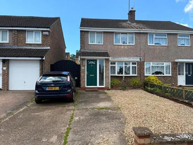 3 Bedroom Semi Detached House To Rent In Farnham Drive, Rushden, Northamptonshire, NN10
