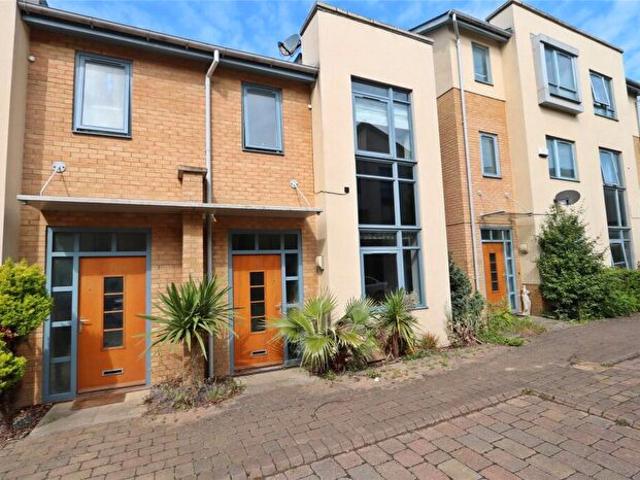 3 Bedroom Semi Detached House To Rent In Felstar Walk, Ashland, Buckinghamshire, Buckinghamshire, MK6