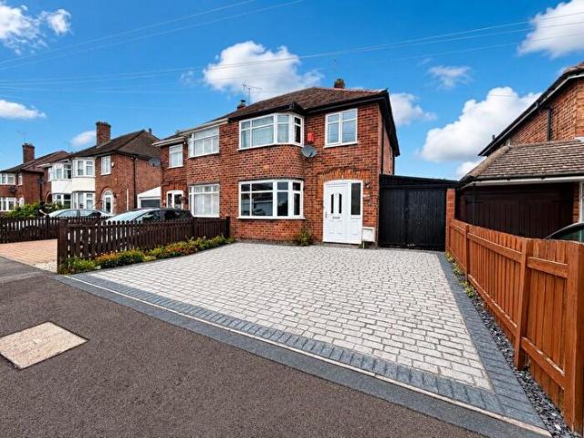 3 Bedroom Semi Detached House To Rent In Fernhurst Road, Leicester, LE3