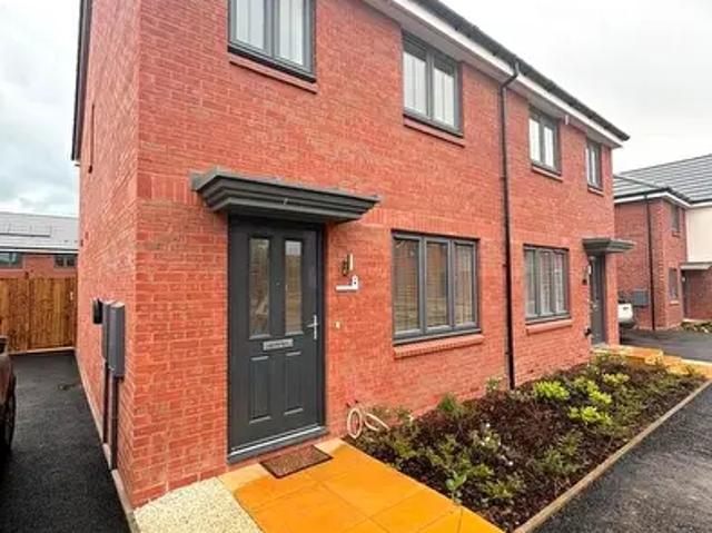 3 Bedroom Semi Detached House To Rent In Glade Way, Warwick, Warwickshire, CV33