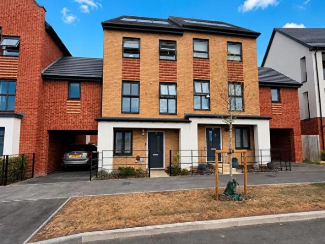 3 Bedroom Semi Detached House To Rent In Gowering Way, Abingdon, OX14