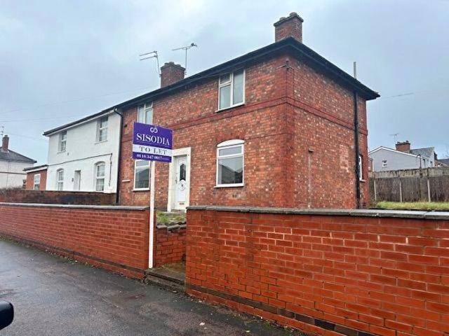 3 Bedroom Semi Detached House To Rent In Green Lane Road, Leicester, LE5