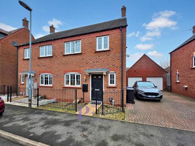3 Bedroom Semi Detached House To Rent In Greyhound Croft, Hinckley, LE10