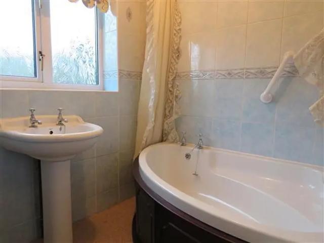 3 Bedroom Semi Detached House To Rent In Heacham Drive, Leicester, LE4