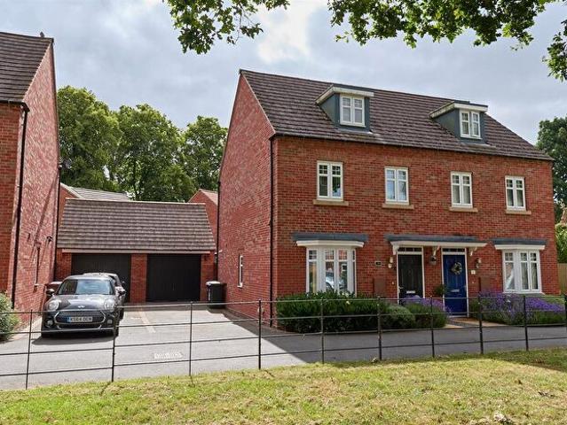 3 Bedroom Semi Detached House To Rent In Highgrove Close, Burbage, Hinckley, LE10