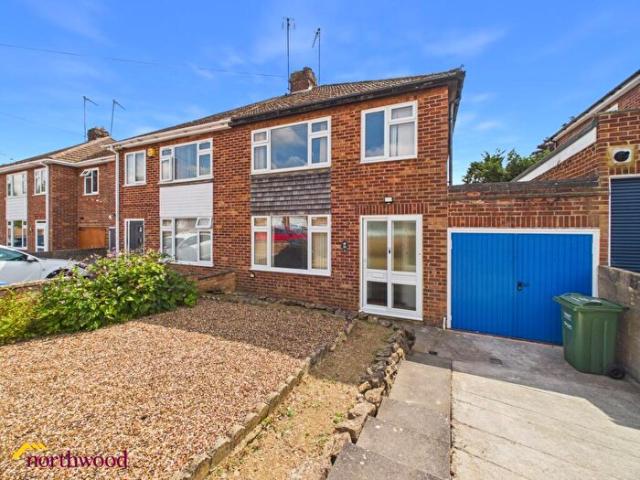 3 Bedroom Semi Detached House To Rent In Hillview Crescent, Banbury, OX16