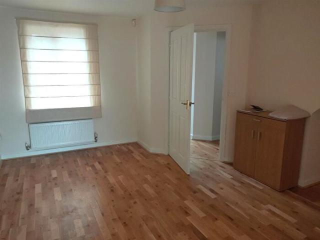 3 Bedroom Semi Detached House To Rent In Hollands Way, Kegworth, DE74