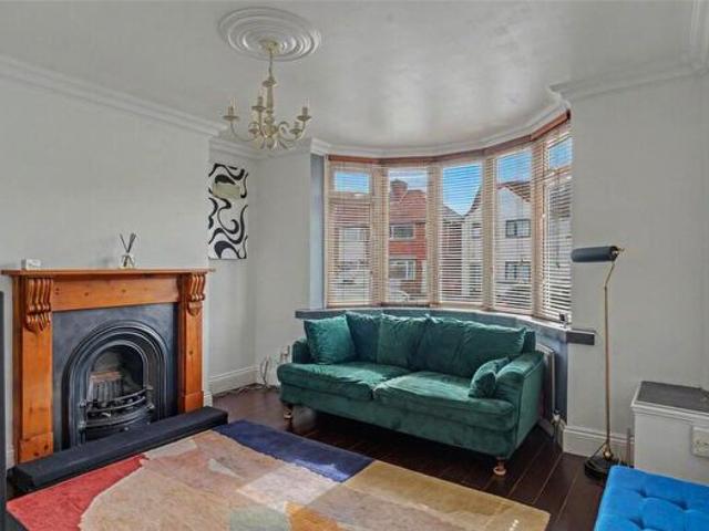 3 Bedroom Semi Detached House To Rent In Howard Road, Olton, Solihull, West Midlands, B92