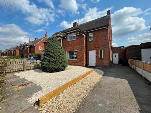 3 Bedroom Semi Detached House To Rent In Lutterell Way, Nottingham, NG2