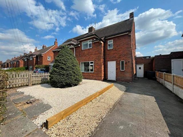 3 Bedroom Semi Detached House To Rent In Lutterell Way, West Bridgford, NG2