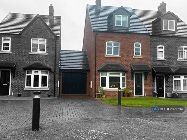 3 Bedroom Semi Detached House To Rent In Lutterworth Road, Leicester, LE8