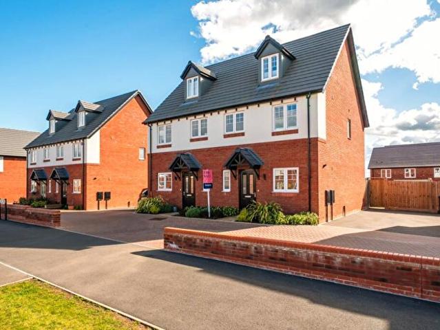 3 Bedroom Semi Detached House To Rent In Lancaster Way Stratford upon Avon, CV37
