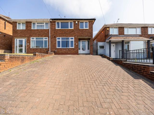 3 bedroom Semi Detached House to rent in Langford Avenue, Birmingham, West Midlands