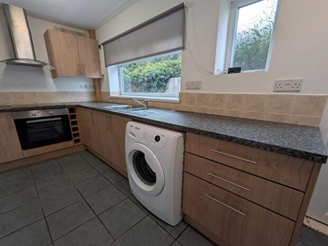 3 Bedroom Semi Detached House To Rent In Larchdene Avenue, Wollaton, NG8