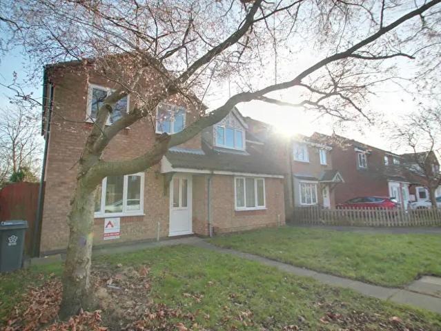 3 Bedroom Semi Detached House To Rent In Larchwood Close, Leicester, LE2