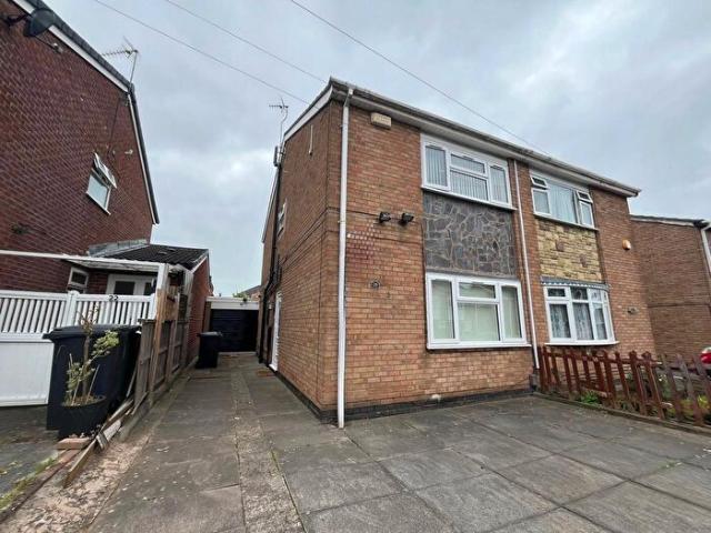 3 Bedroom Semi Detached House To Rent In Pinewood Avenue, Leicester, LE4