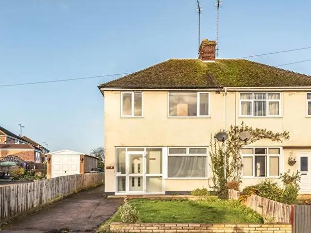 3 Bedroom Semi Detached House To Rent In Pinhill Road, Banbury, OX16
