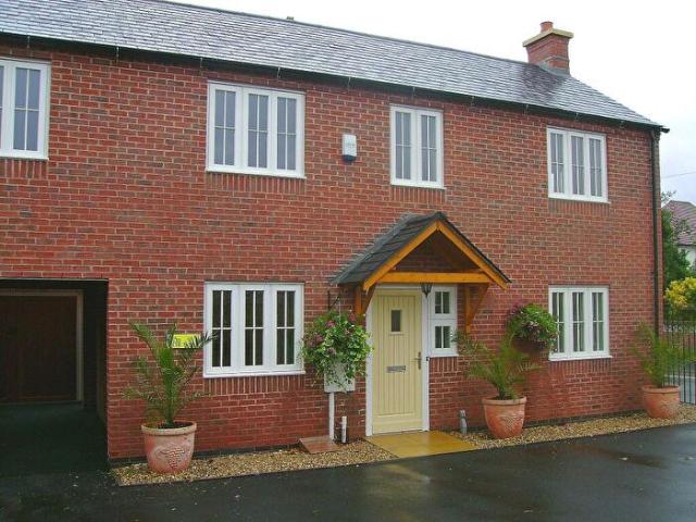 3 Bedroom Semi Detached House To Rent In Ruddington Lane, Wilford, NG11
