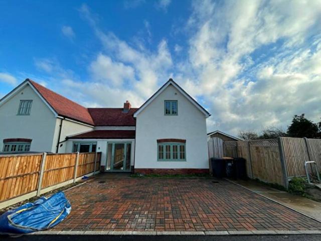 3 Bedroom Semi Detached House To Rent In Rawlins Gardens, Wootton, MK43