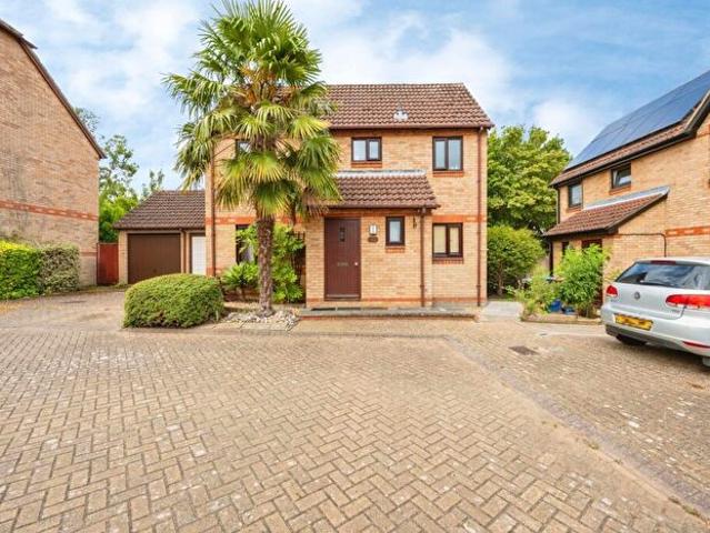 3 Bedroom Semi Detached House To Rent In Rayleigh Close, Shenley Church End, Milton Keynes, MK5