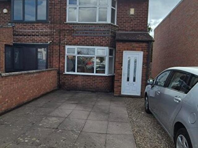 3 Bedroom Semi Detached House To Rent In Roseway, Leicester, LE4