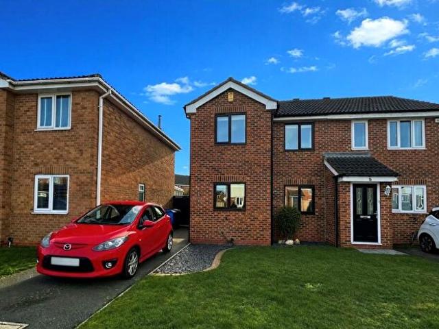 3 Bedroom Semi Detached House To Rent In St Albans Close, Nottingham, NG10