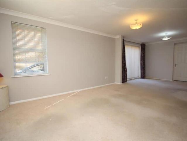 3 bedroom semi detached house to rent in St. Georges Road, Sandwich