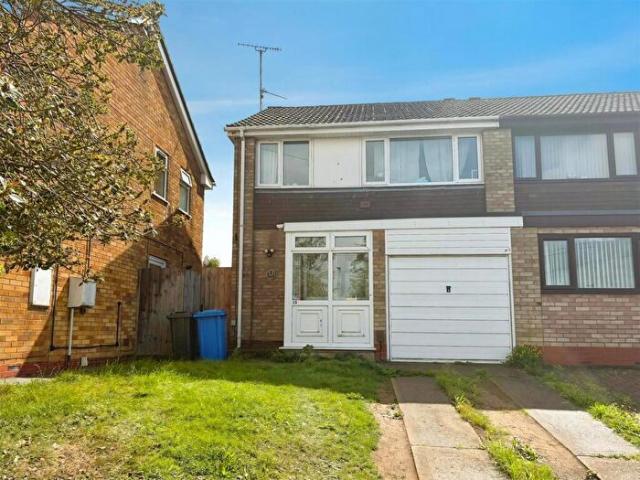3 Bedroom Semi Detached House To Rent In St Johns Road, Kettering, Northants, NN15
