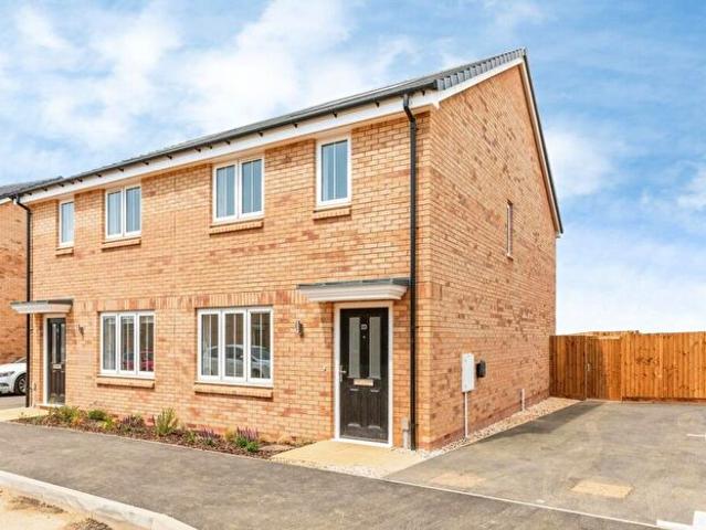 3 Bedroom Semi Detached House To Rent In Sickle Drive, Wellingborough, Northamptonshire, NN8